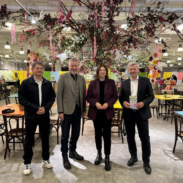 Frühlingsmarkt belebt ehemaligen SportScheck | Landeshauptstadt Wiesbaden